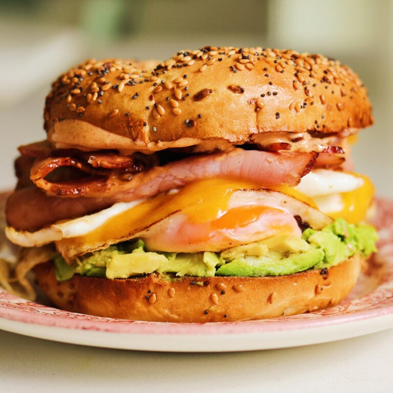 Ultimate Bagel Breakfast Sandwich Recipe (Egg, Ham & Cheese) - Grilled ...