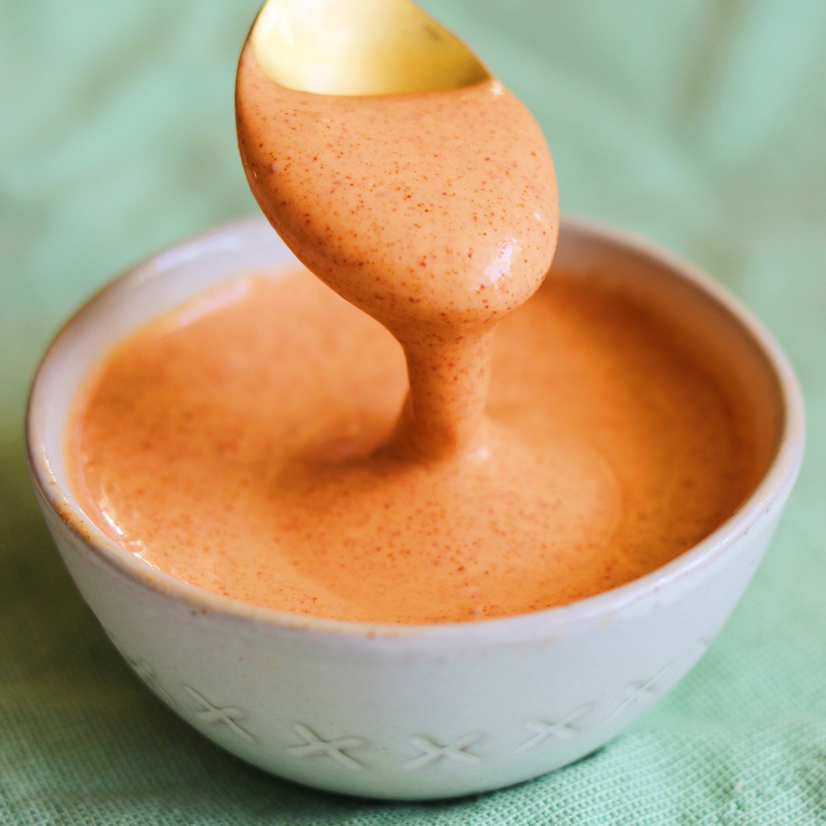 Easy Creamy Sriracha Sauce Recipe (Only 3 Ingredients) - Grilled Cheese ...