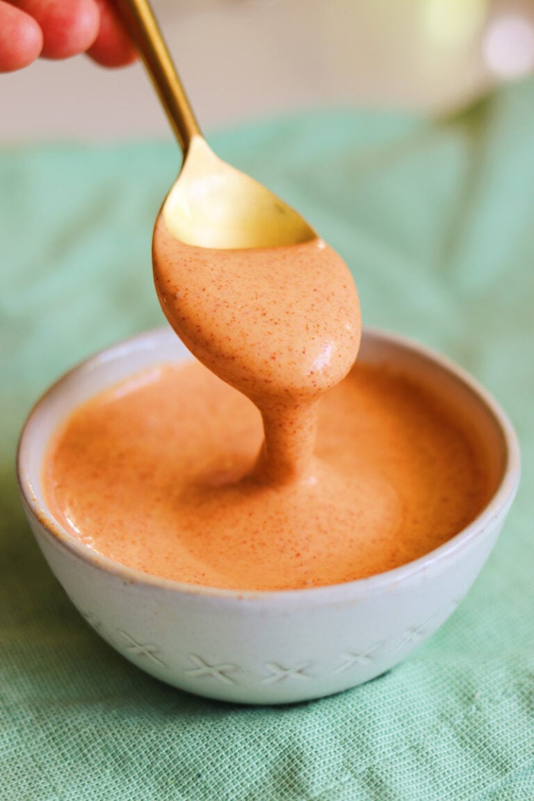 Easy Creamy Sriracha Sauce Recipe (Only 3 Ingredients) - Grilled Cheese ...