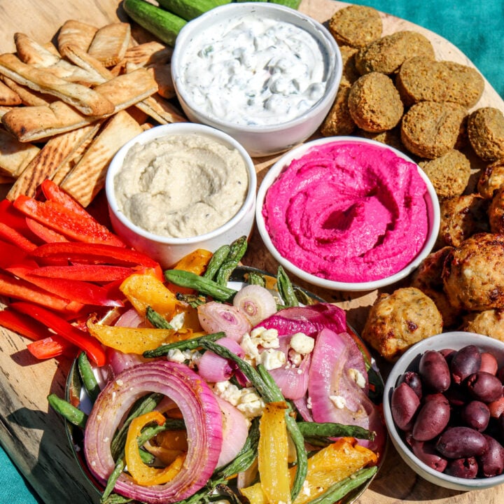 Easy Greek Appetizer Platter (Mediterranean Mezze Spread) - Grilled ...